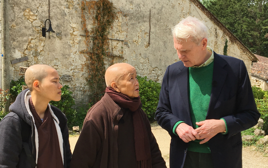 Van Dis duikt in Dalai Lama - BM