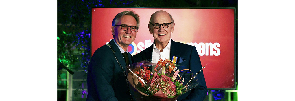 Philip Freriks ontvangt koninklijke onderscheiding bij zijn laatste ...